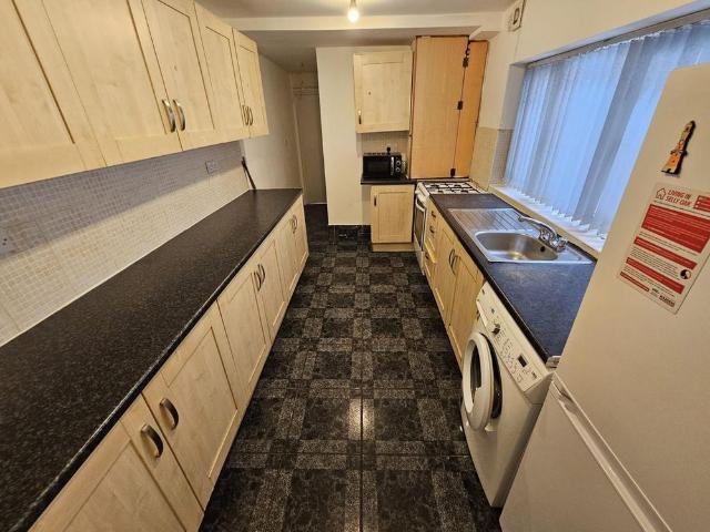 2 bedroom terraced house to rent