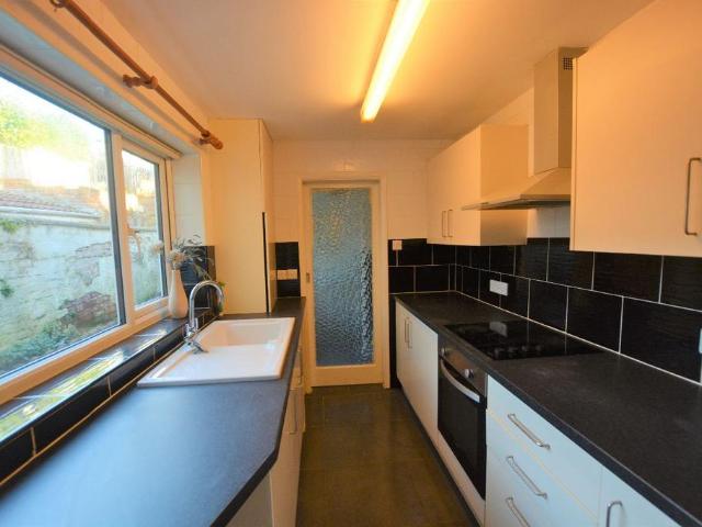 2 bedroom terraced house to rent