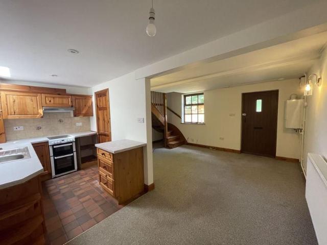 2 bedroom terraced house to rent