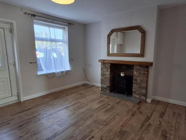 2 bedroom terraced house to rent