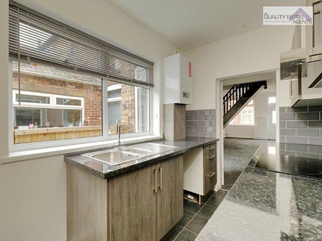 2 bedroom terraced house to rent