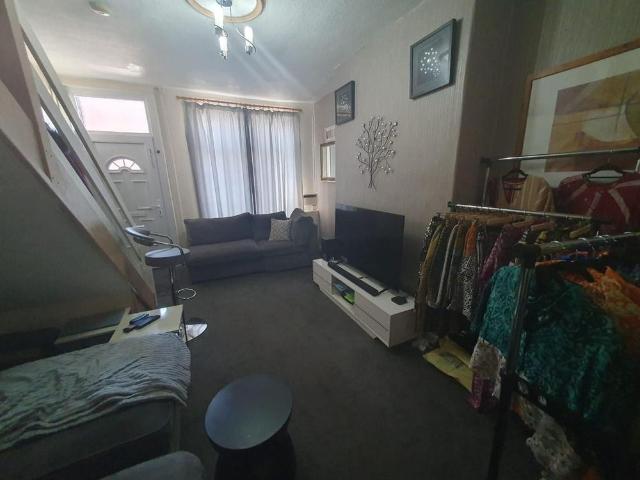 2 bedroom terraced house to rent
