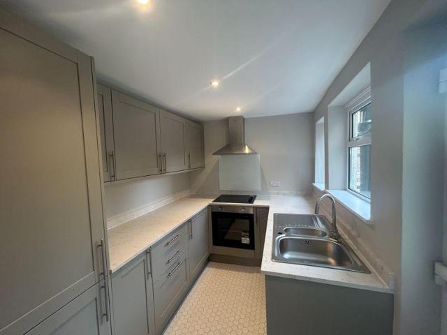 2 bedroom terraced house to rent