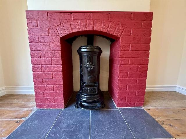 2 bedroom terraced house to rent