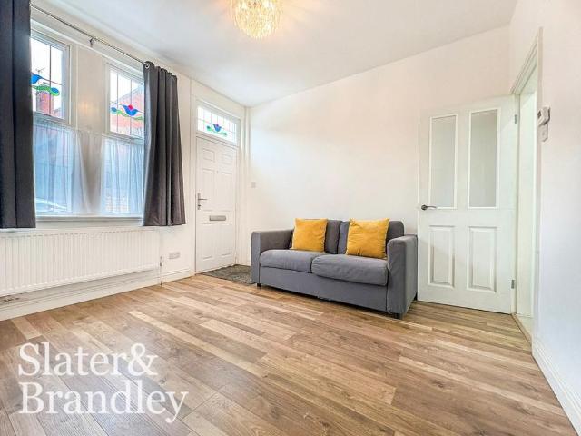 2 bedroom terraced house to rent