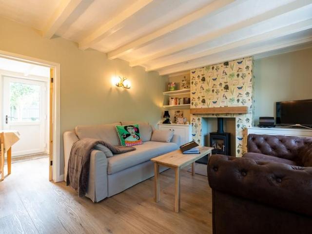 2 bedroom terraced house to rent