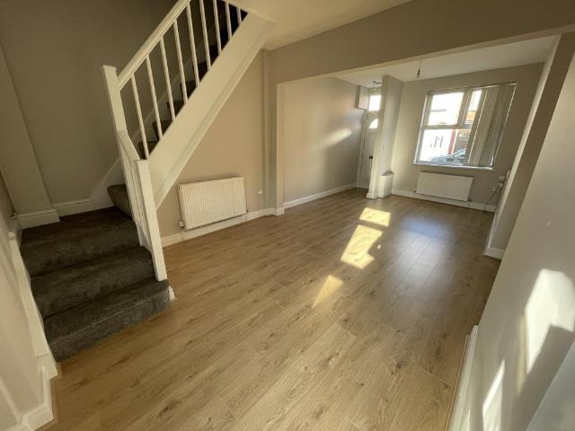 2 bedroom terraced house to rent