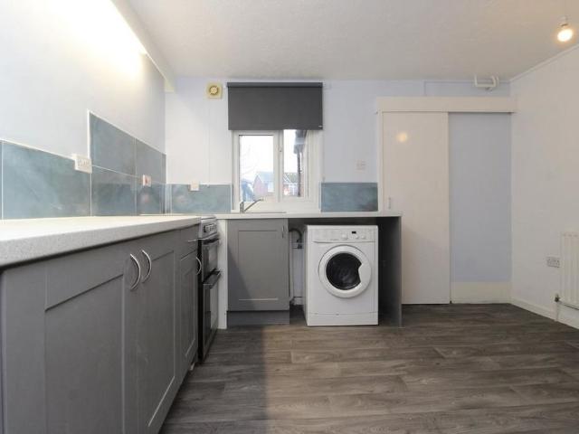 2 bedroom terraced house to rent