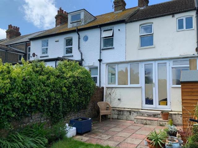 2 bedroom terraced house to rent