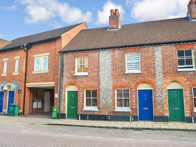 2 bedroom terraced house to rent