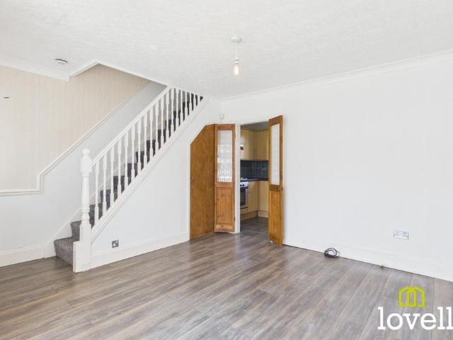 2 bedroom terraced house to rent
