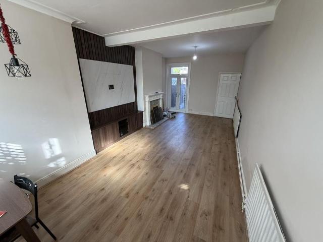 2 bedroom terraced house to rent