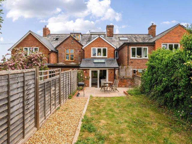 2 bedroom terraced house to rent