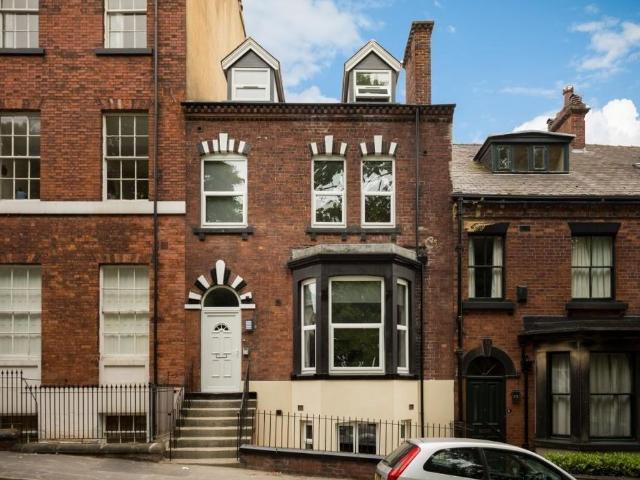 2 bedroom terraced house to rent