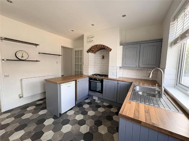 2 bedroom terraced house to rent