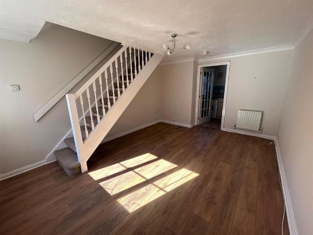 2 bedroom terraced house to rent
