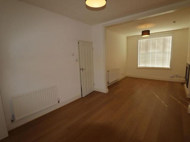 2 bedroom terraced house to rent