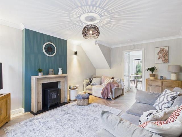 2 bedroom terraced house to rent