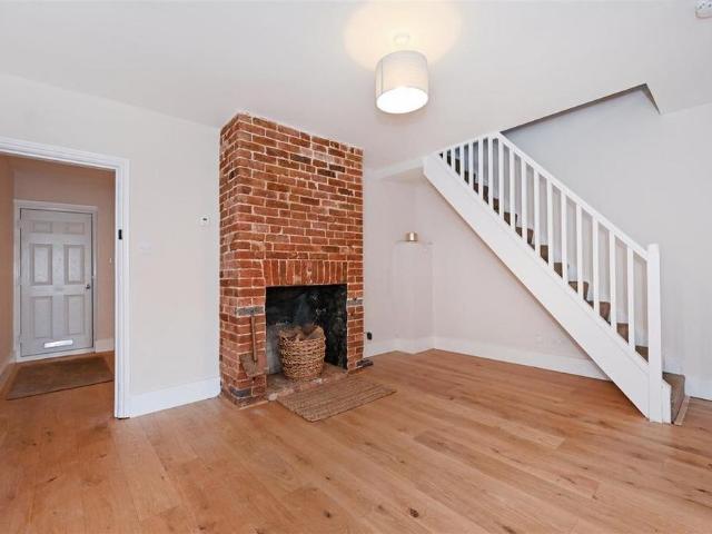 2 bedroom terraced house to rent