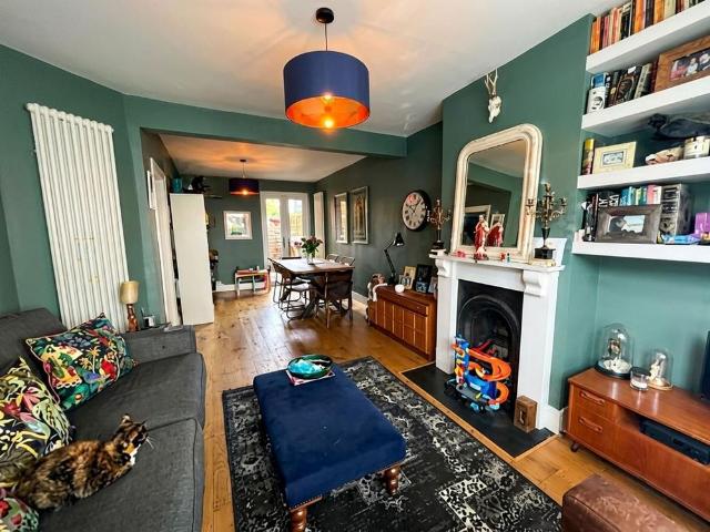 2 bedroom terraced house to rent
