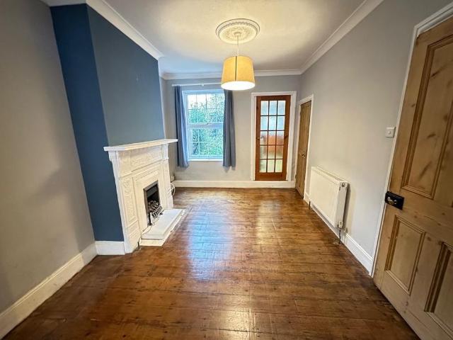 2 bedroom terraced house to rent