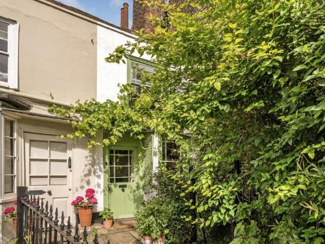 2 bedroom terraced house to rent