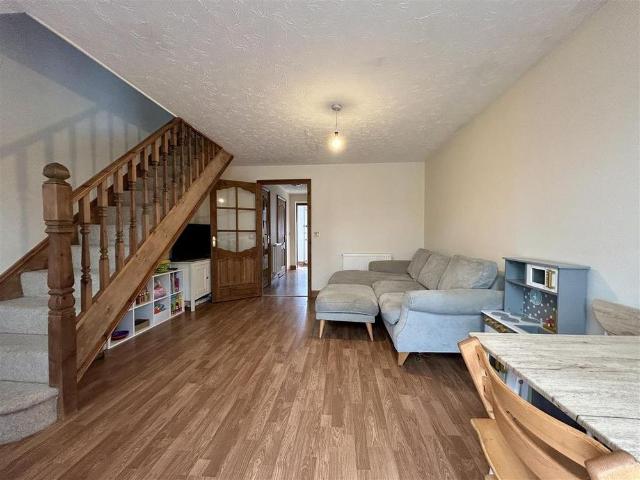 2 bedroom terraced house to rent
