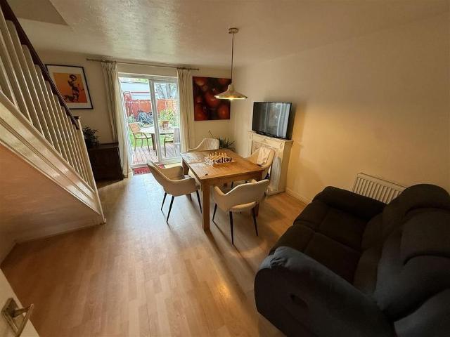 2 bedroom terraced house to rent