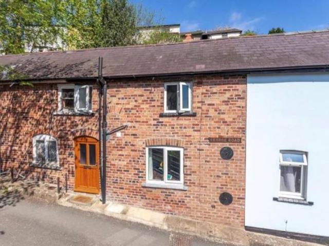 2 bedroom terraced house to rent