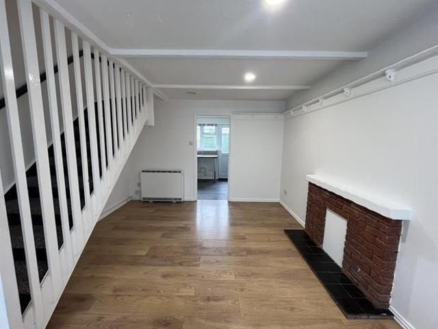 2 bedroom terraced house to rent