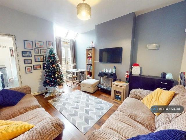 2 bedroom terraced house to rent