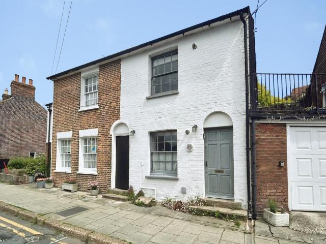 2 bedroom terraced house to rent