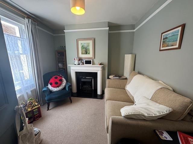 2 bedroom terraced house to rent