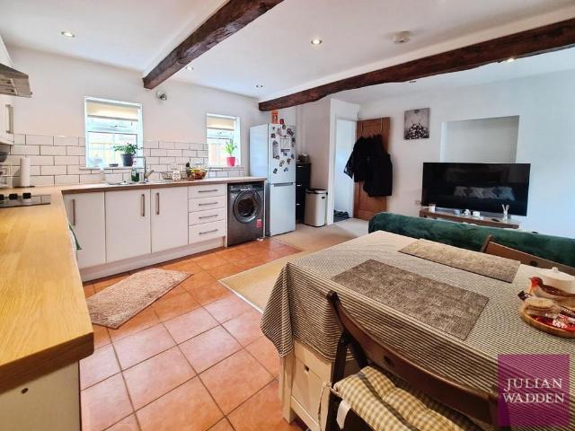 2 bedroom terraced house to rent