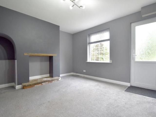 2 bedroom terraced house to rent