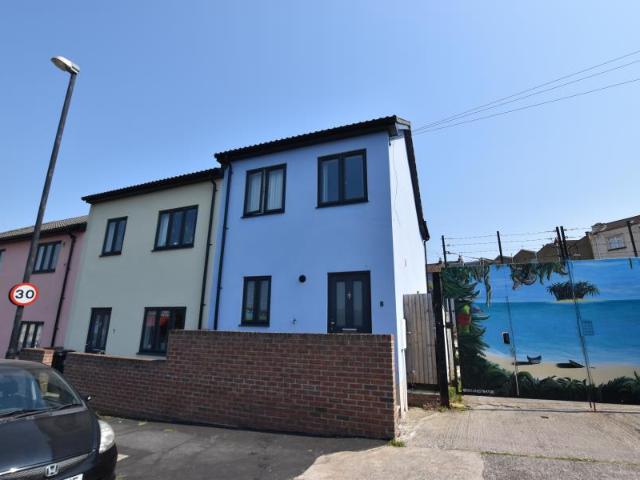 2 bedroom terraced house to rent