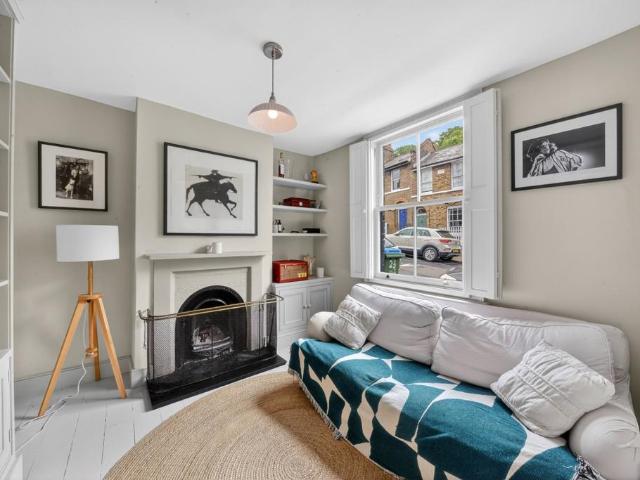 2 bedroom terraced house to rent