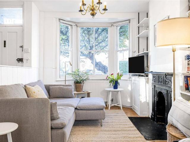 2 bedroom terraced house to rent
