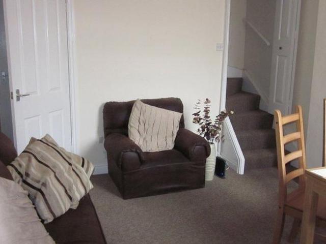 2 bedroom terraced house to rent
