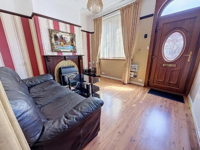2 bedroom terraced house to rent