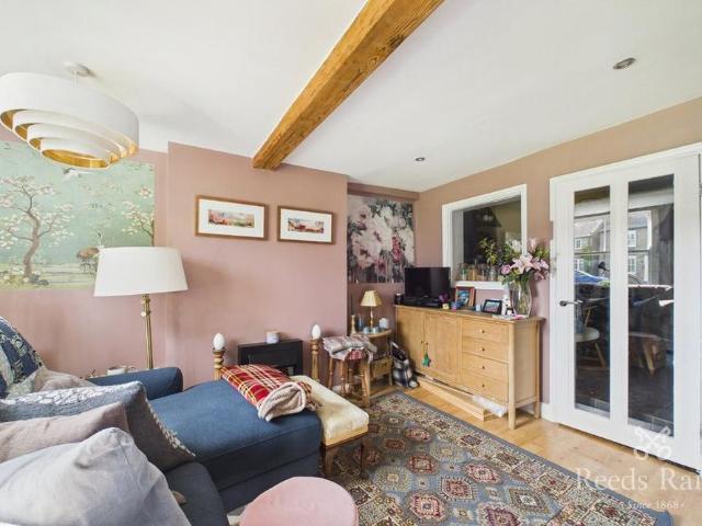 2 bedroom terraced house to rent