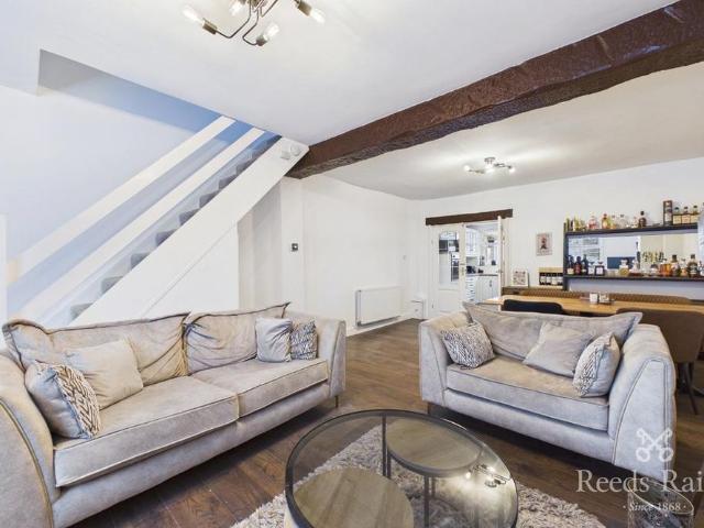 2 bedroom terraced house to rent