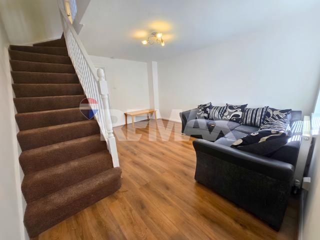 2 bedroom terraced house to rent