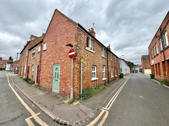2 bedroom terraced house to rent