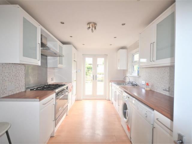2 bedroom terraced house to rent