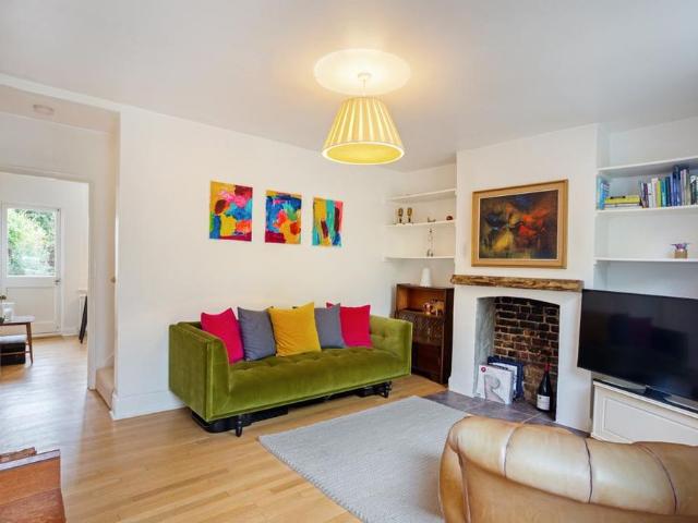 2 bedroom terraced house to rent