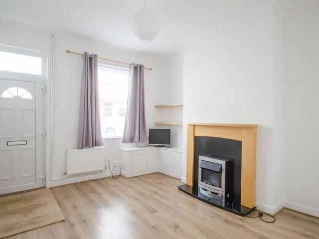 2 bedroom terraced house to rent