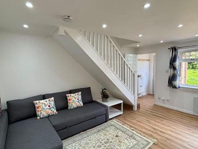 2 bedroom terraced house to rent