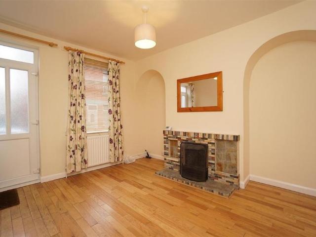 2 bedroom terraced house to rent