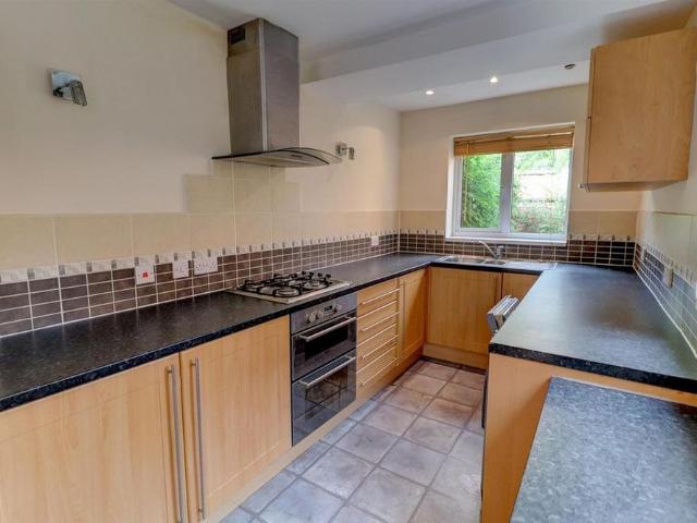 2 bedroom terraced house to rent